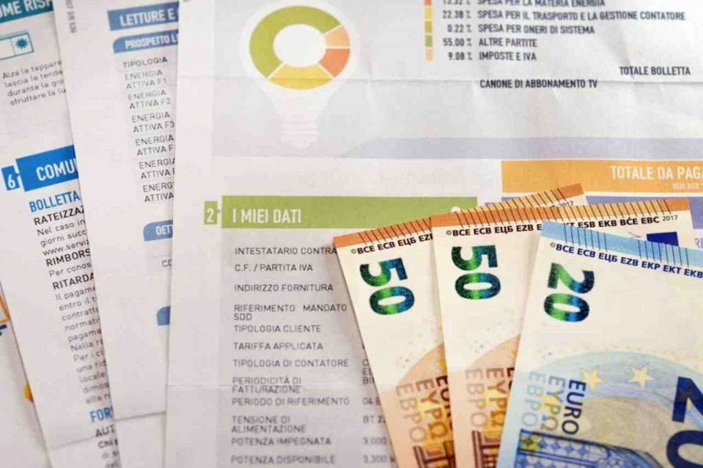 Le bollette fanno paura: come risparmiare (almeno) 400 euro